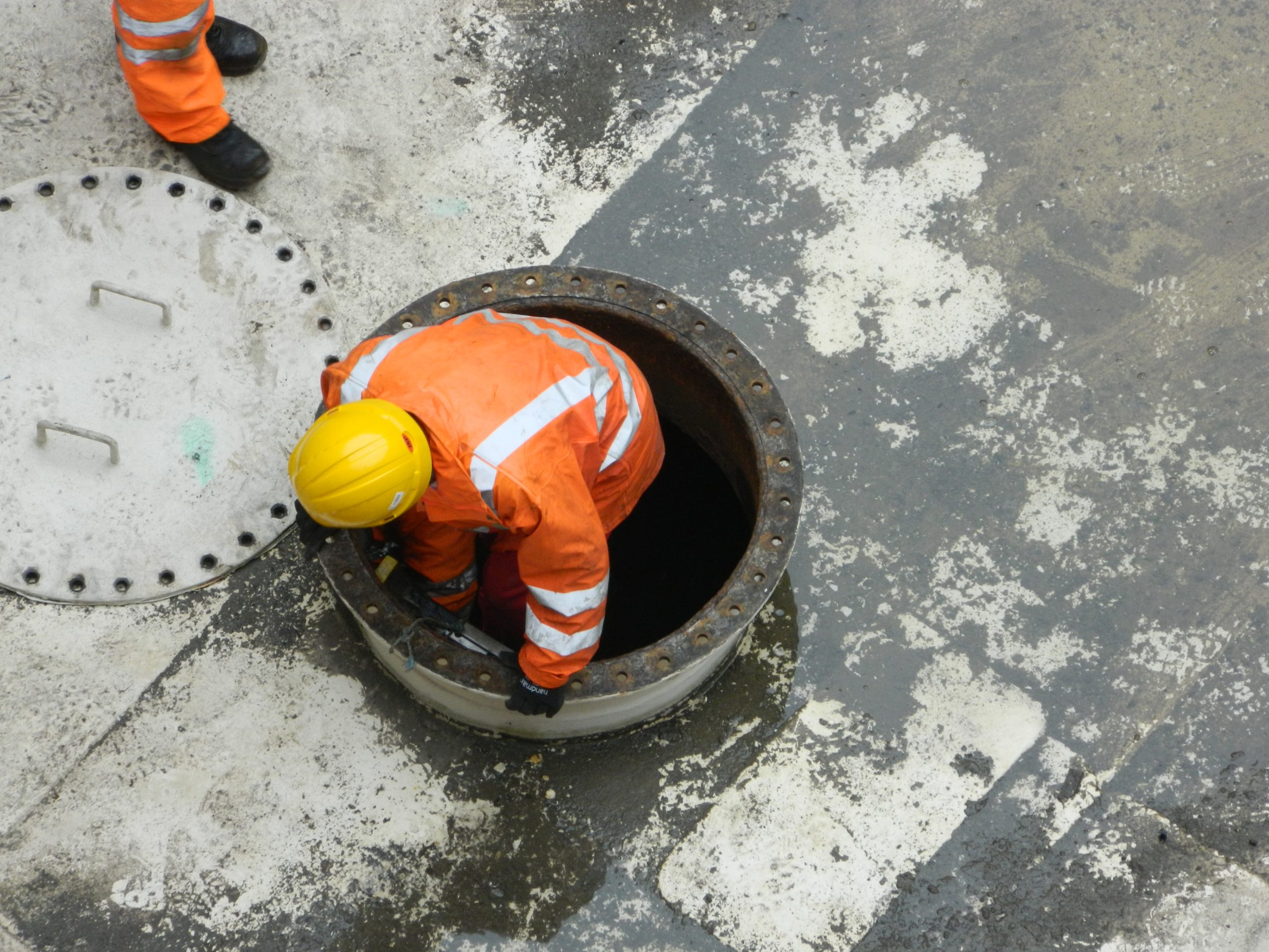 Keeping workers safe during tank cleaning | Tank Storage